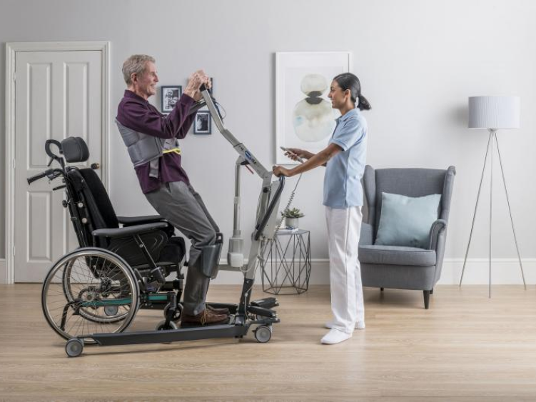 Invacare lanza la nueva grúa de bipedestación Invacare Isa - Invacare Spain