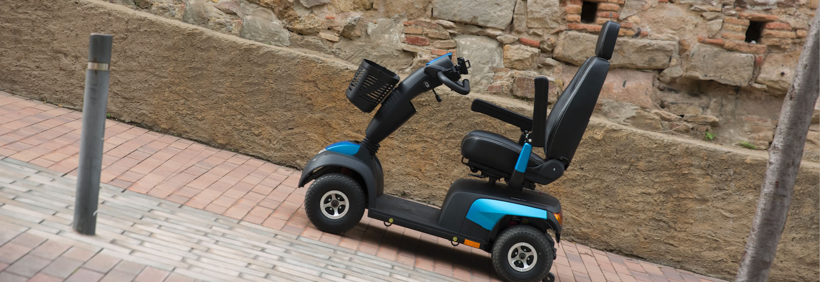 Scooter eléctrico Invacare Comet Alpine+ - Invacare Spain